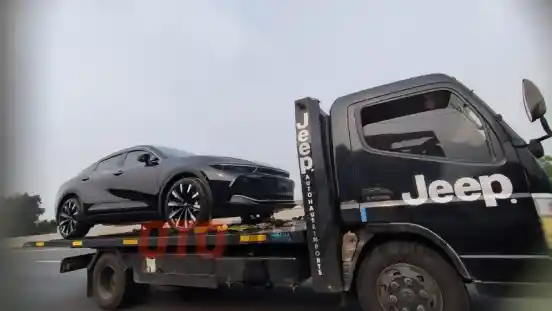 Toyota Crown Generasi ke 16 Tertangkap Lensa. Segera Dijual Di Indonesia?