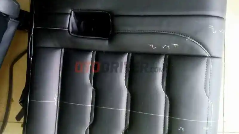Mau Modifikasi? Ini Tips Memilih Warna Jok Mobil Sesuai Interior